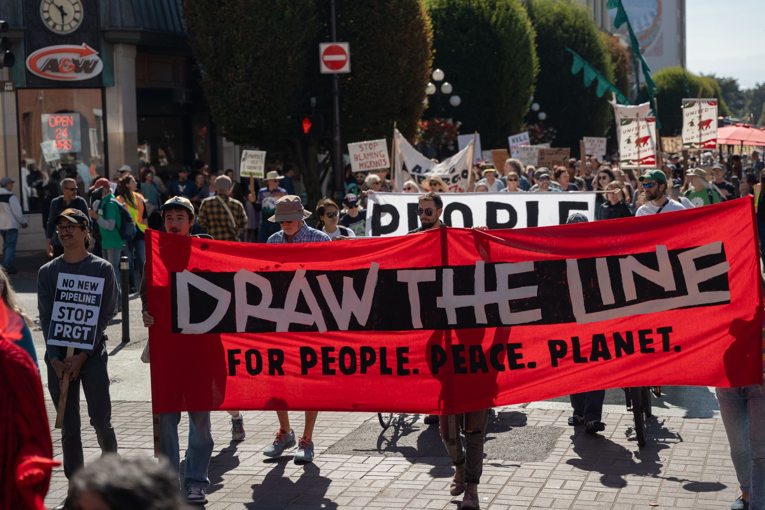 Canada | Draw the Line - For people, for peace, for the planet